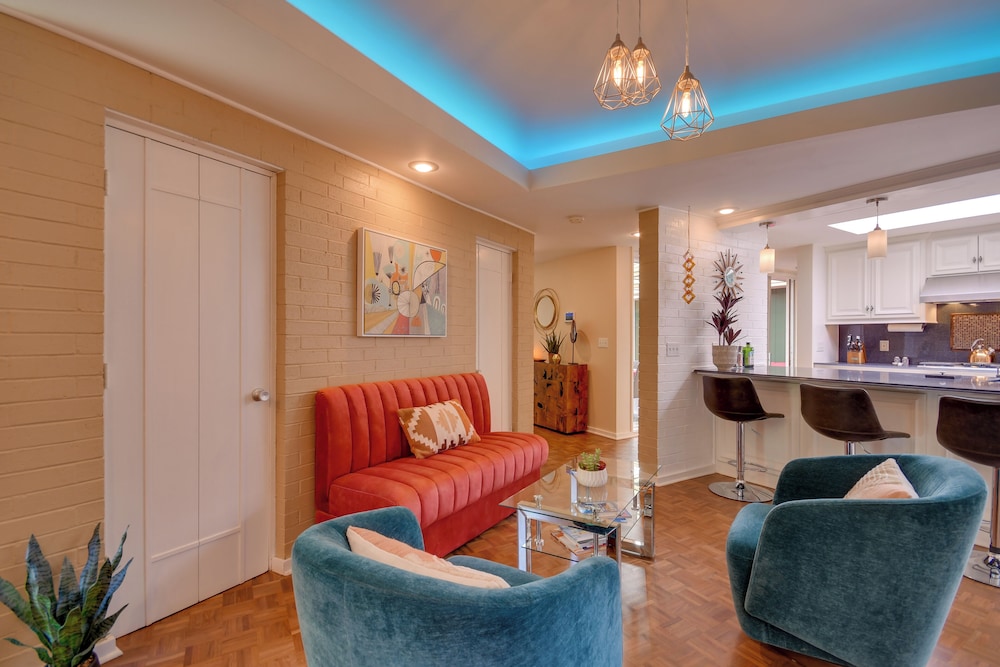 Mid-century Modern Home W/ Fire Pit & Gas Grill! - Amarillo, TX