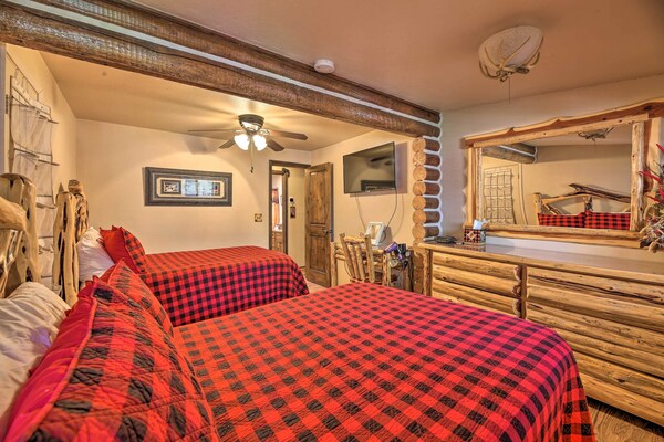Family & Dog Friendly: Rustic Lakeside Cabin - Pinetop-Lakeside, AZ