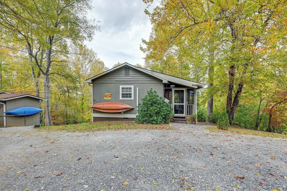 Whittier Vacation Rental Cabin: Pets Welcome! - Cherokee, NC