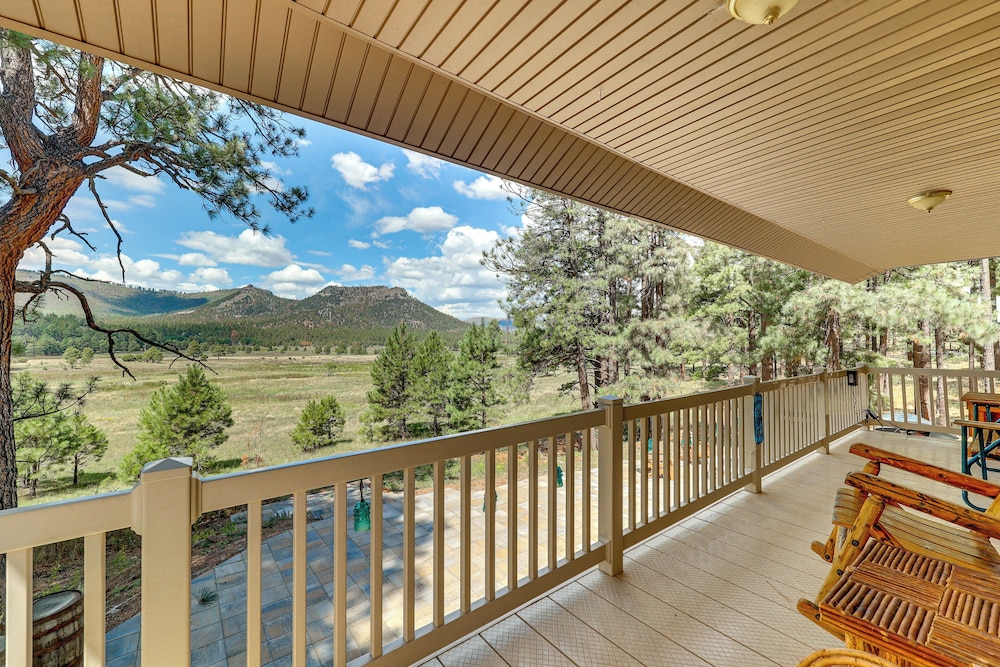 Peaceful Nutrioso Cabin Retreat W/ Mountain Views! - Alpine, AZ