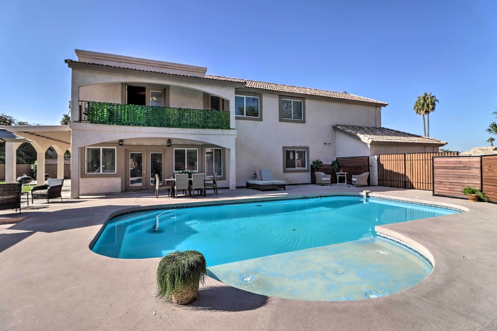 Lavish Family Escape W/ Game Room In Avondale! - Avondale, AZ