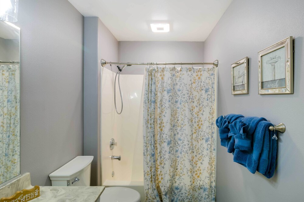 Updated Lake Almanor Retreat W/ Patio & Grill! - Greenville, CA