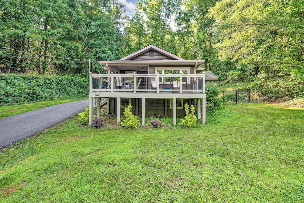 Pet-friendly Pickens Vacation Rental W/ Fire Pit - South Carolina