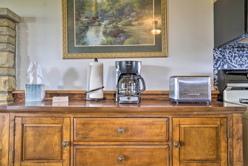 Mcarthur Cabin: Peaceful Getaway On Farm! - Lake Alma State Park, Wellston