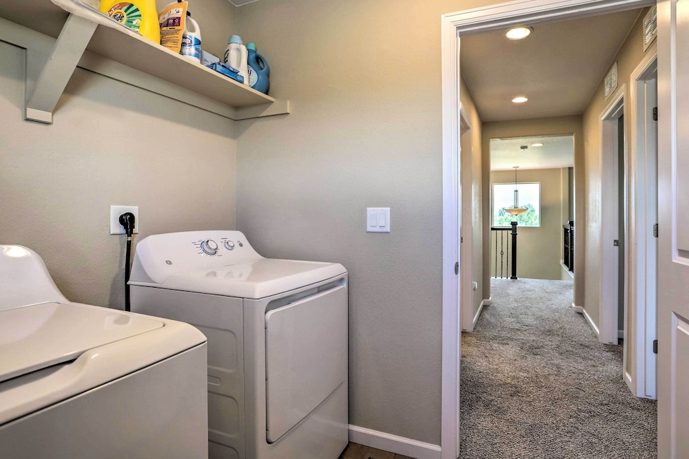 Brighton Family Home ~ 20 Mi To Dtwn Denver! - Denver, CO