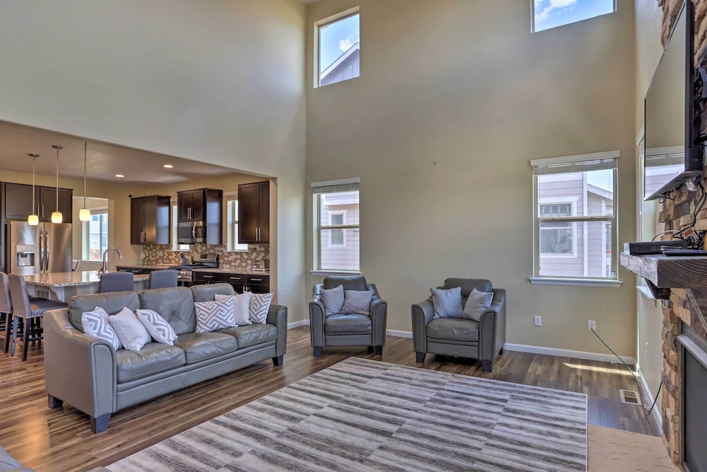 Brighton Family Home ~ 20 Mi To Dtwn Denver! - Thornton, CO