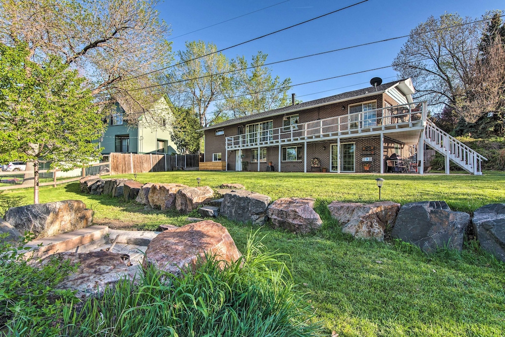 11 Mi To Denver Zoo: Lakewood Studio W/ Fire Pit! - Morrison, CO