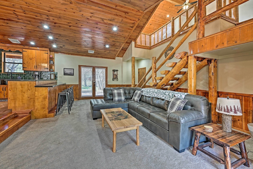 2 Decks & Game Room: Expansive Family Cabin - Pinetop-Lakeside, AZ