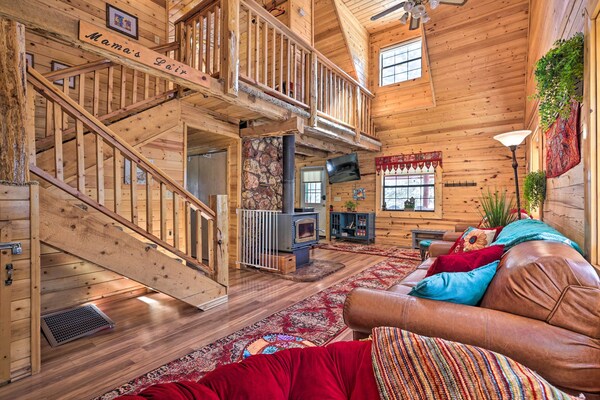 Rustic Duck Creek Village Cabin W/ Fire Pit! - Utah