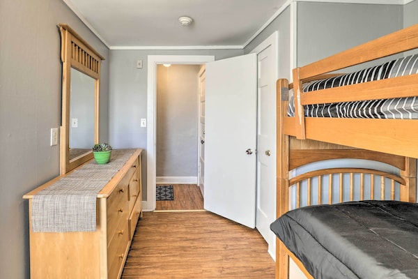 Downtown Canandaigua Apt: 1 Mi To Lake & Pier! - Canandaigua, NY