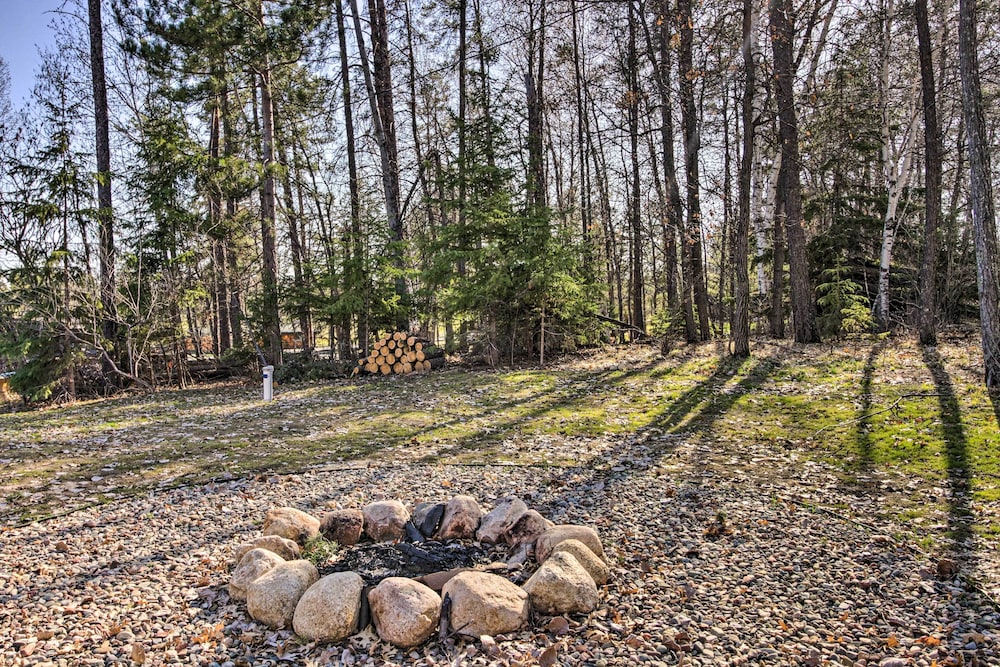 Breezy Point Cabin W/ Fire Pit - Walk To Lake - Crosslake, MN