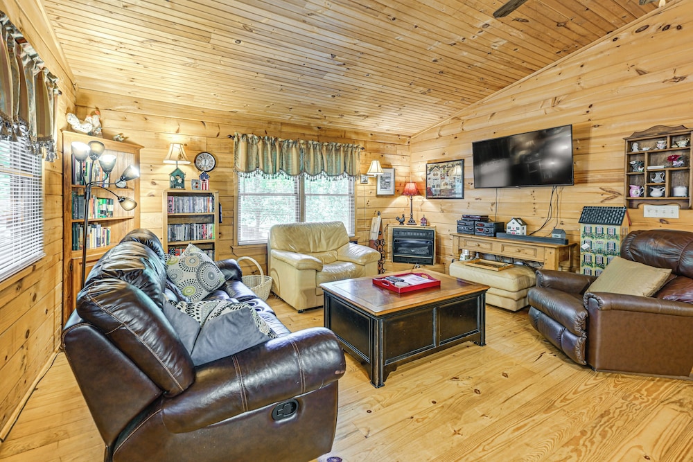 11 Mi To Dtwn: Franklin Cabin W/ Porch! - Franklin