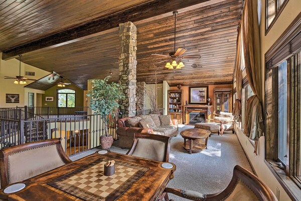 Centrally Located: Lavish Pinetop Paradise! - Pinetop-Lakeside, AZ