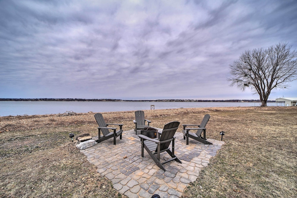 Private Beach: Waterfront Disney Getaway! - Disney, OK