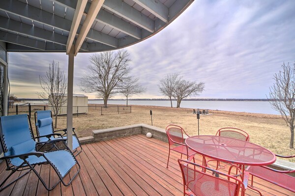 Private Beach: Waterfront Disney Getaway! - Disney, OK