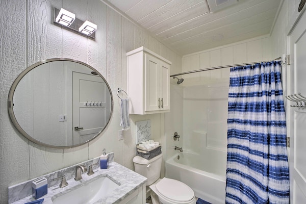 Private Beach: Waterfront Disney Getaway! - Disney, OK