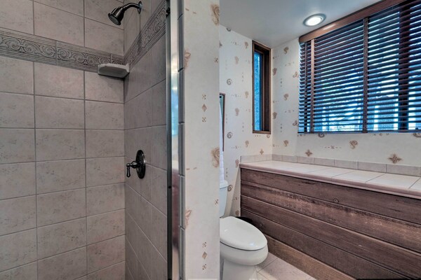 Upscale Flagstaff Country Club Home W/ Mtn Views! - Flagstaff, AZ