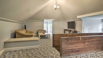 Casa (Multiple Bedrooms) | Parte interna