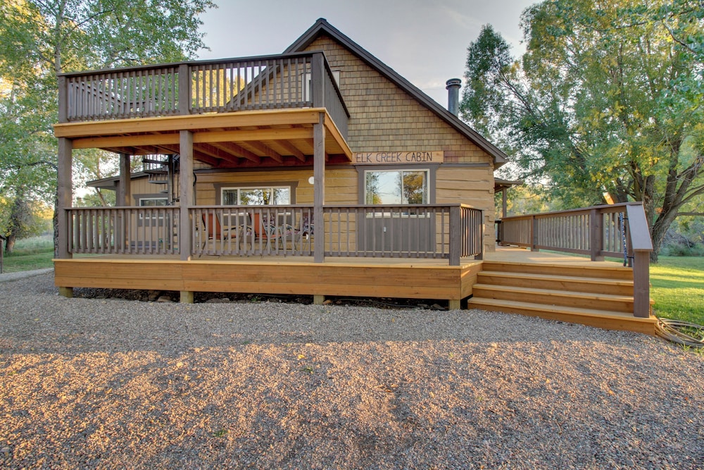Cozy Augusta Cabin W/ Furnished Deck & Grill! - Montana