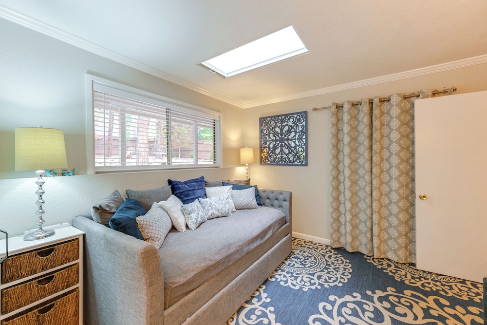 Expansive Flagstaff Family Retreat W/ Media Room! - Flagstaff, AZ