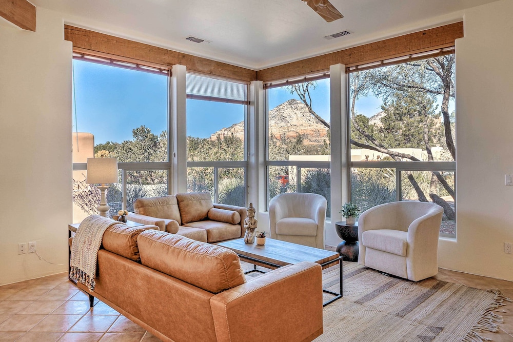 Red Rock Mtn View & Fire Pit: Central Sedona Home! - Sedona, AZ