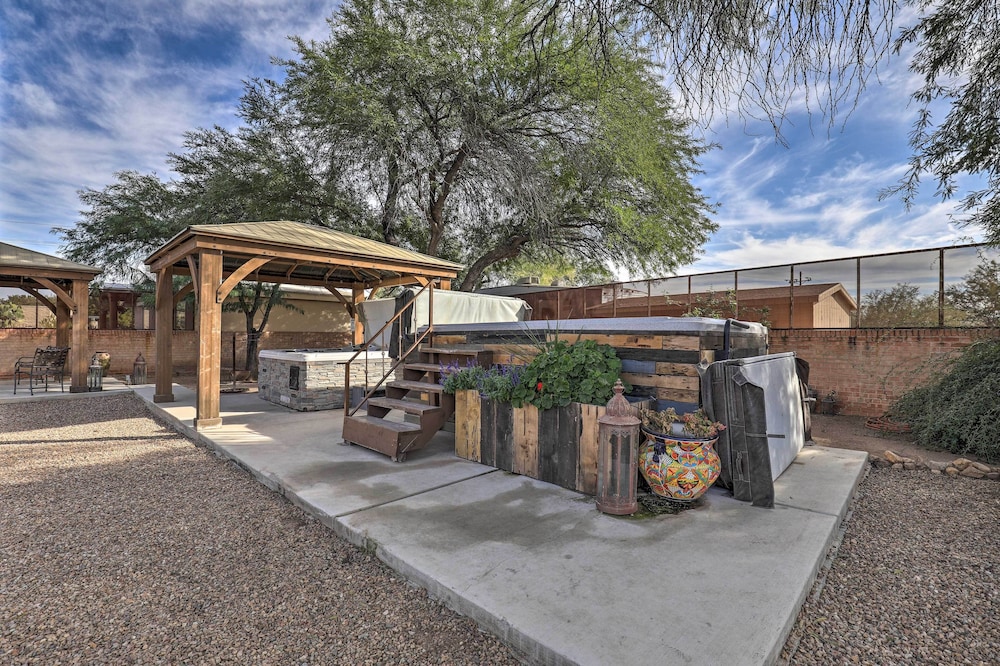 Hike, Shop & Unwind: Tucson Home W/ Hot Tub Access - Tucson, AZ