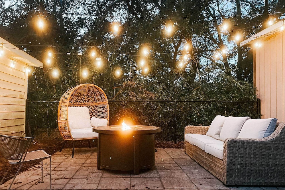 Oak Island Getaway W/ Yard - Walk To Beach! - Holden Beach, NC