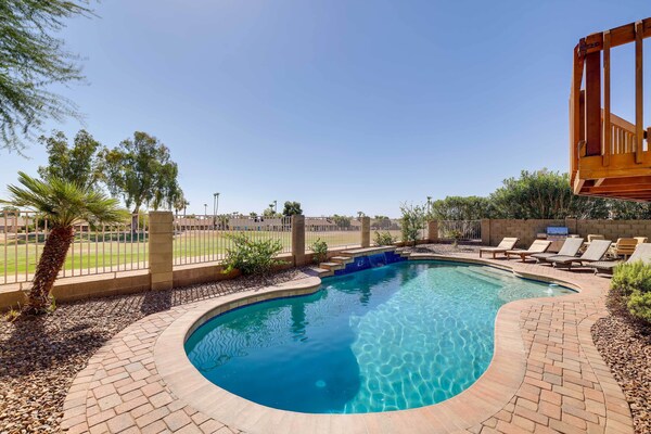 Golf Course Views: Stunning Oasis In Phoenix! - Tempe, AZ
