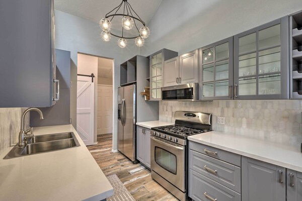 Modern Flagstaff Retreat ~ 4 Mi To Downtown! - Flagstaff, AZ