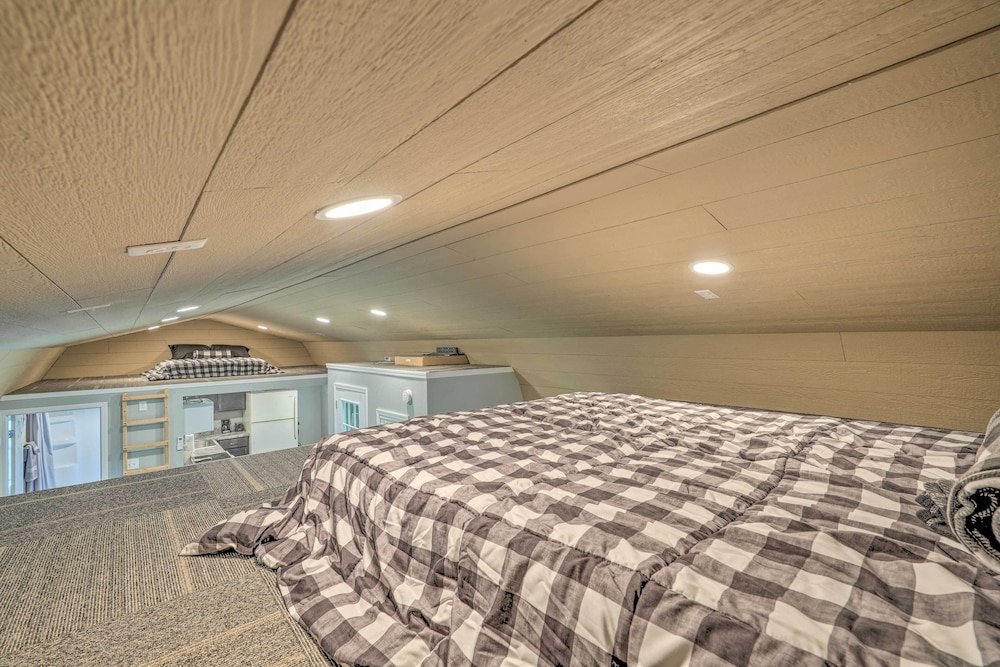 Quaint Montezuma Cabin Near Lake Ponderosa! - Brooklyn, IA