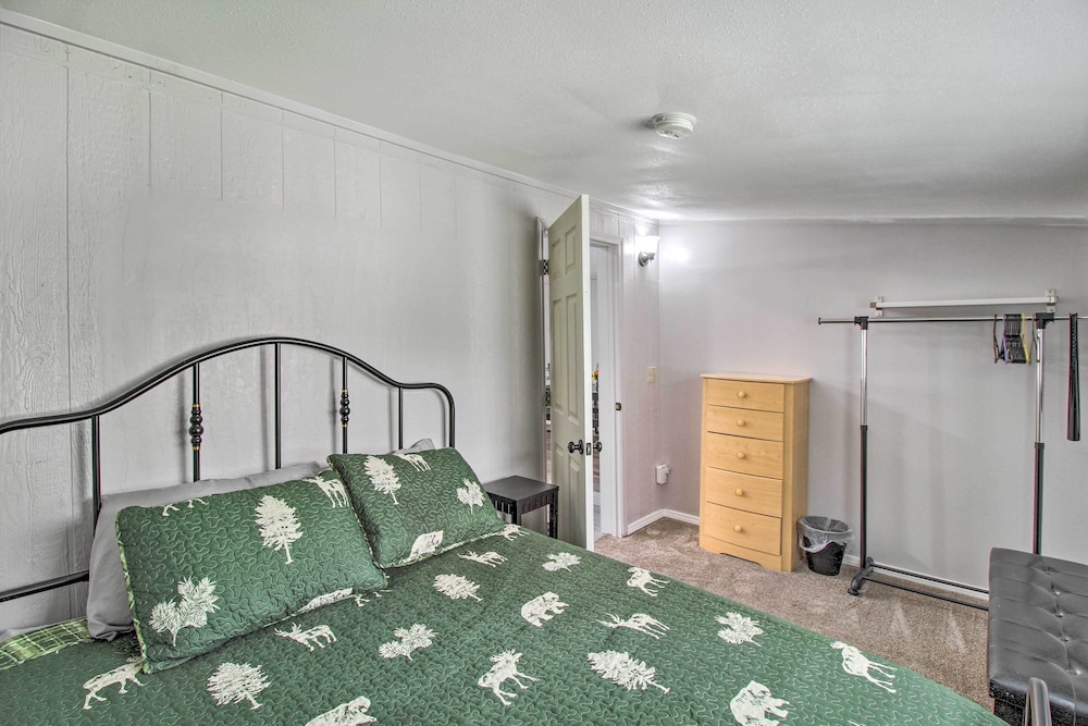 Woodsy Retreat W/ Deck - 2 Mi To Rainbow Lake! - Pinetop-Lakeside, AZ