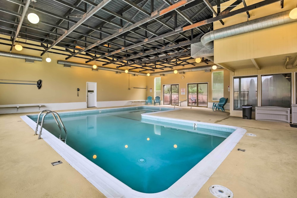 Lincoln City Oceanfront Condo, Near Lincoln Beach! - Depoe Bay, OR