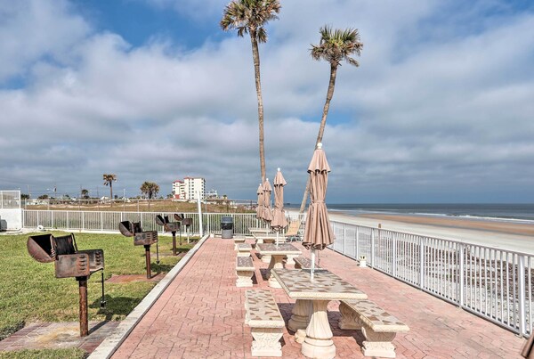 Waterfront Daytona Beach Studio W/ Pool Access! - Daytona Beach, FL