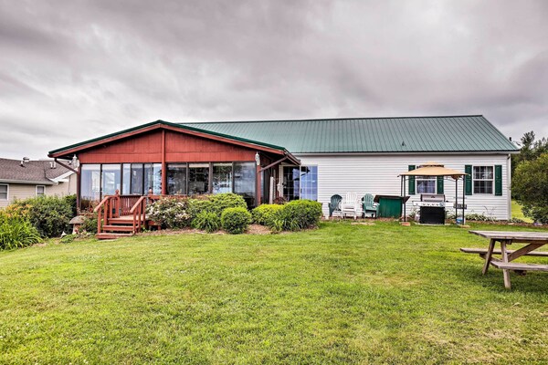 Lyndonville Home W/ Fire Pit, Screened Patio & A/c - State of New York