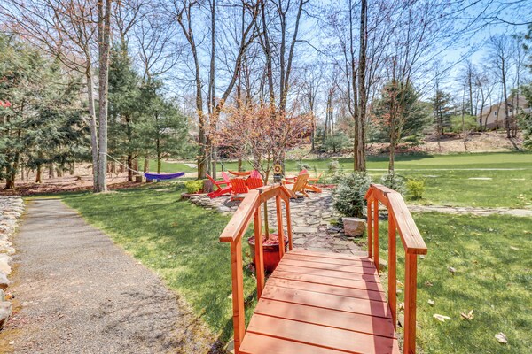 4 Mi To Slopes! Split Rock Resort Home W/ Fire Pit - Arrowhead Lake, PA