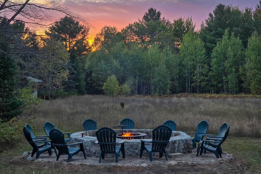 Near Golf Courses: Family Home In Bellaire - Alden, MI