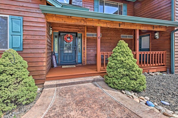 Near Woodland Lake Park: Cabin W/ Serene Deck! - Pinetop-Lakeside, AZ