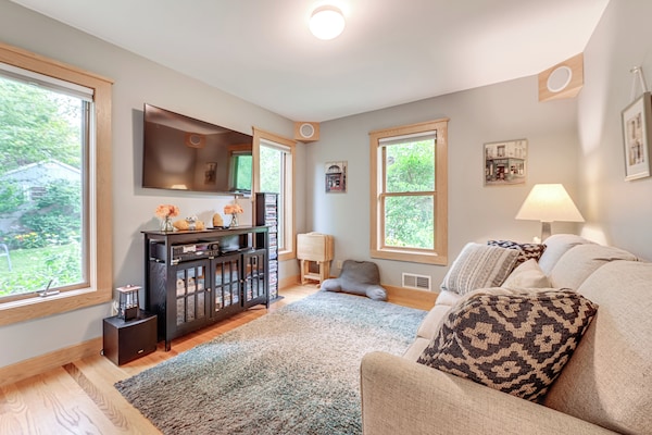 指湖之家，带私人泳池和湖景！ - 巴斯