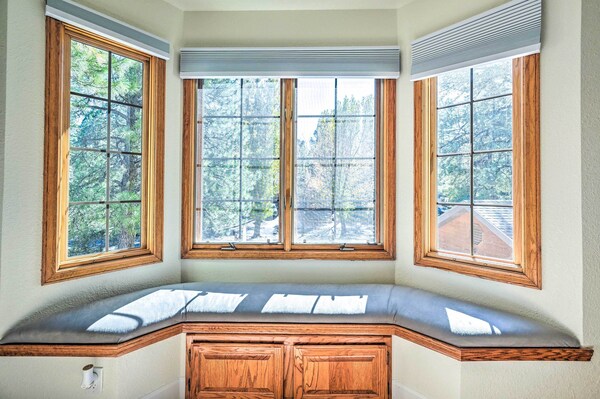 Spacious Flagstaff Home W/ Hot Tub & Grill! - Flagstaff