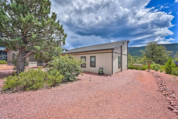 'Mountain High Pines Retreat' W/ Hot Tub & Views! - Pine, AZ