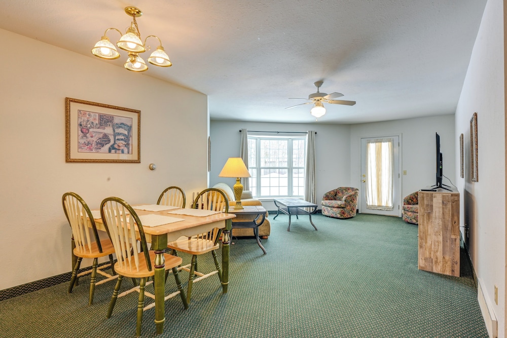 Pigeon Retreat W/ Community Pool & Hot Tub! - Fairhaven Township