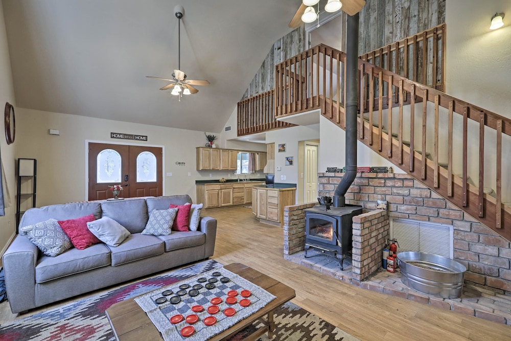 Family-friendly Forested Home W/ Snow Play Area! - Flagstaff, AZ