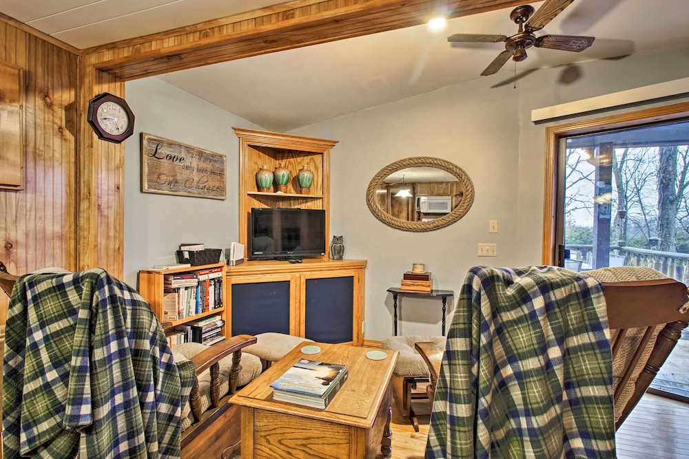 Rustic Stockton Lake Cabin Half Mile To Boat Ramp! - Stockton Lake, MO