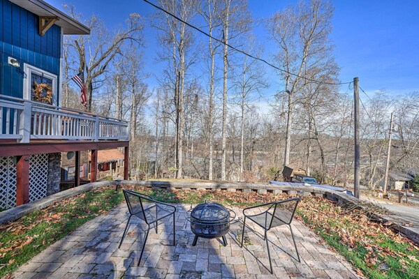 Gray Home W/ View Of Boone Lake + Fire Pit! - Boone Lake, TN