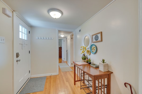 Oak Ridge Retreat W/ Porch < 1 Mi To Downtown - Melton Hill Lake, TN