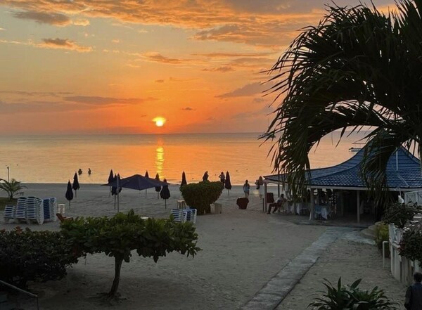 Seacret Studios - Cozy Jamaican Retreat Apts By Redawning - Negril