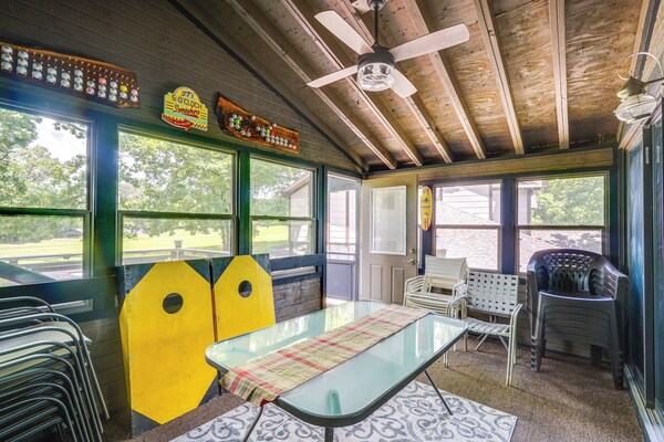 1 Mi To Margaritaville Resort: Cottage W/ Fire Pit - Sunrise Beach, MO