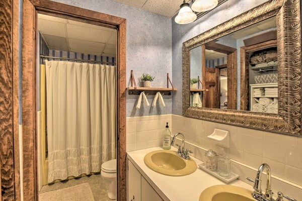 Glen Condo W/ Mountain Views: Walk To Story Land - Carousel, Intervale