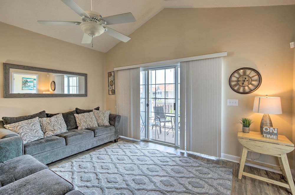 Barefoot Resort Condo W/ Pool, Tennis Court Access - North Myrtle Beach, SC