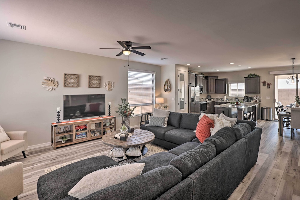Arizona Home: 3 Mi To Co River, Snowbirds Welcome - Bullhead City, AZ